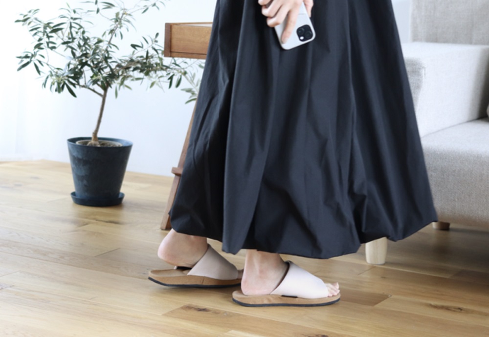 ボンモマン「ツボ押しスリッパ」 - GRABLISS web plus