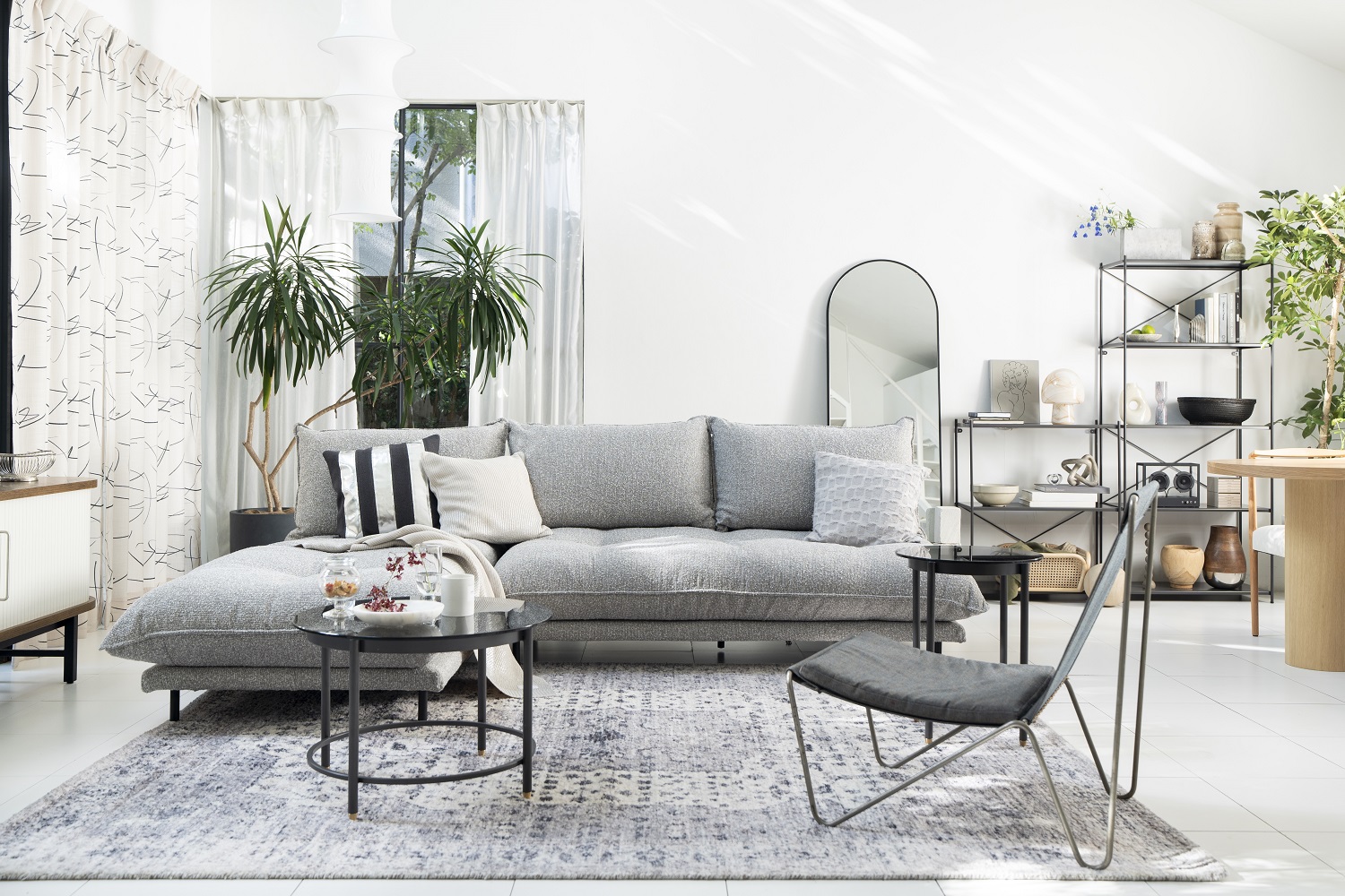 2025年の新作ソファ - GRABLISS web plus